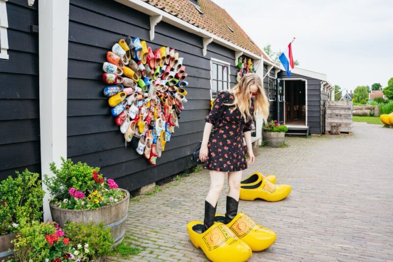 Amsterdam: Giethoorn, Volendam, and Zaanse Schans Tour - Key Points