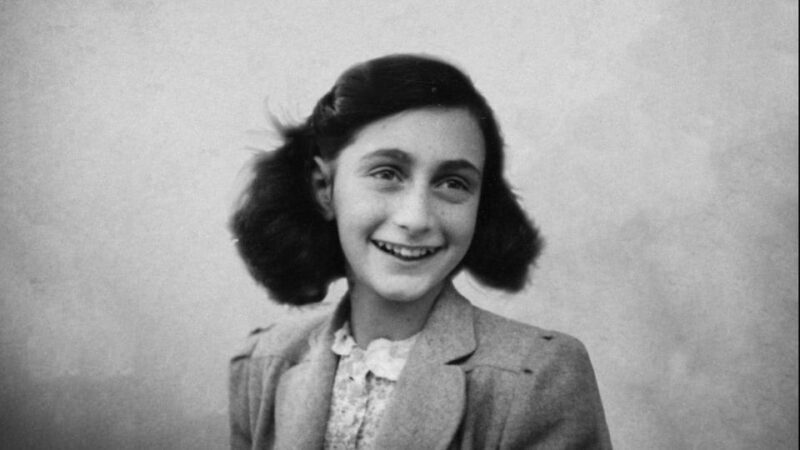Amsterdam: Guided Anne Frank Small Group Walking Tour - Key Points