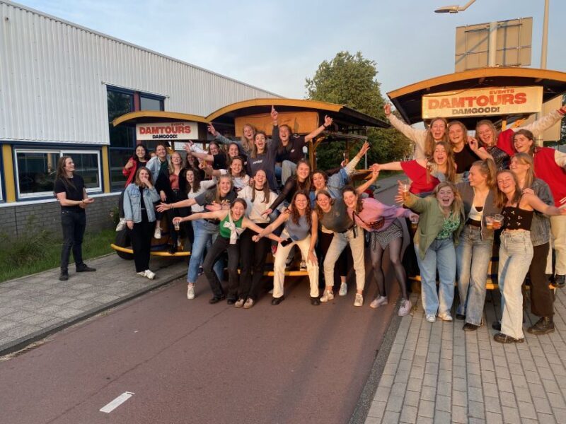 Amsterdam: Guided Beer or Prosecco Bike Tour - Pricing & Value