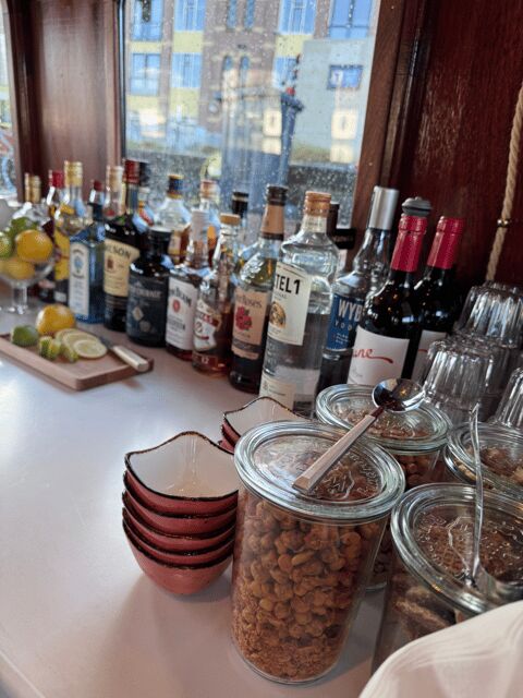 Amsterdam: Historic Boat Cruise with open bar and nibbles - Final Thoughts: Who Will Love This Tour?