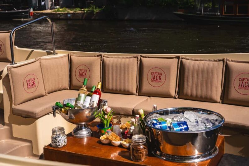 Amsterdam: History Cruise, Local Guide, Drinks & Bites - Breaking Down the Experience