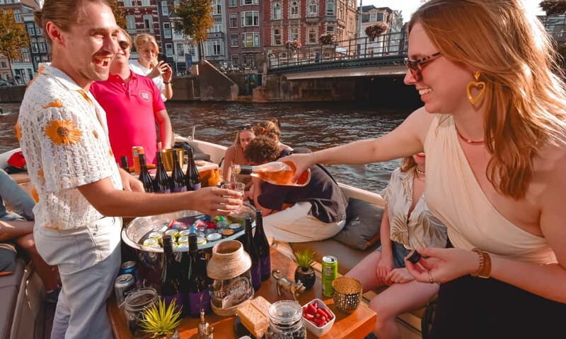 Amsterdam: History Cruise with Local Guide, Drinks & Bites - Key Points