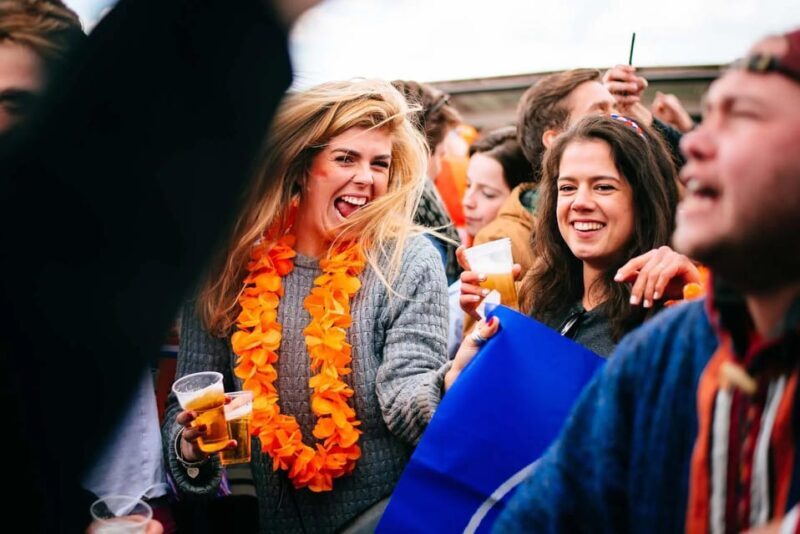 Amsterdam: Kings Day Pub Crawl with VIP Club Entry - Key Points
