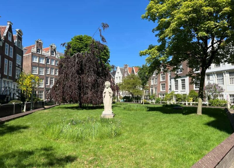 Amsterdam Legends & History Walking Tour with Local Guide - Key Points
