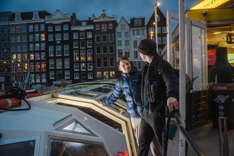Amsterdam: Light Festival Cruise on Heated Boat + Hot Choco - Easy and Convenient Meeting Point