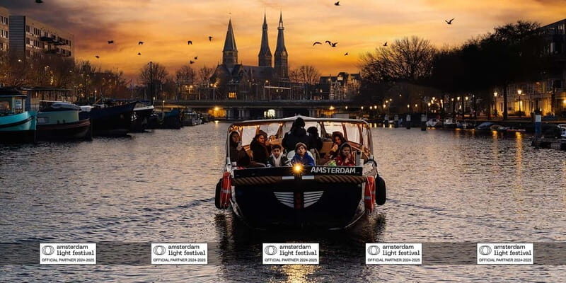 Amsterdam Light Festival Cruise with Optional Hot Drinks - The Comfort Factor: How Weather and Seating Play a Role