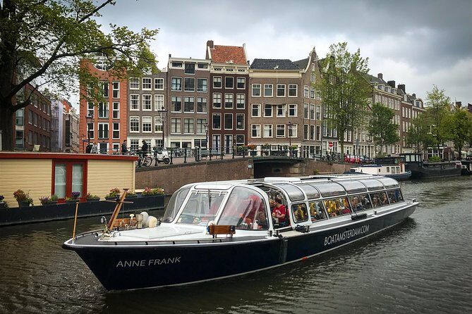 Amsterdam Live Guided Sightseeing Canal Cruise - An In-Depth Look at the Experience