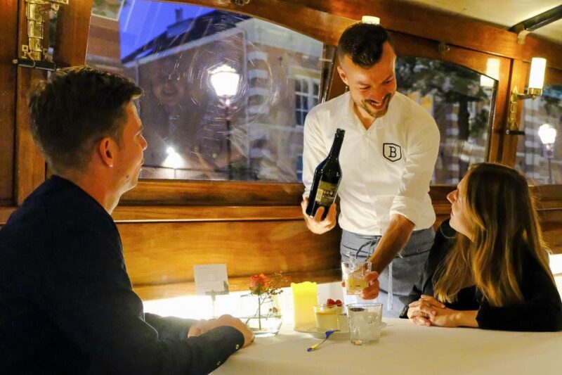 Amsterdam: Luxury Saloon Boat Cruise with 3-Course Dinner - Setting the Scene: What to Expect on This Amsterdam Canal Cruise