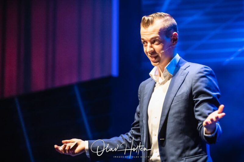Amsterdam: Magic Show - Amsterdam: Magic Show — A Night of Wonder and Illusion