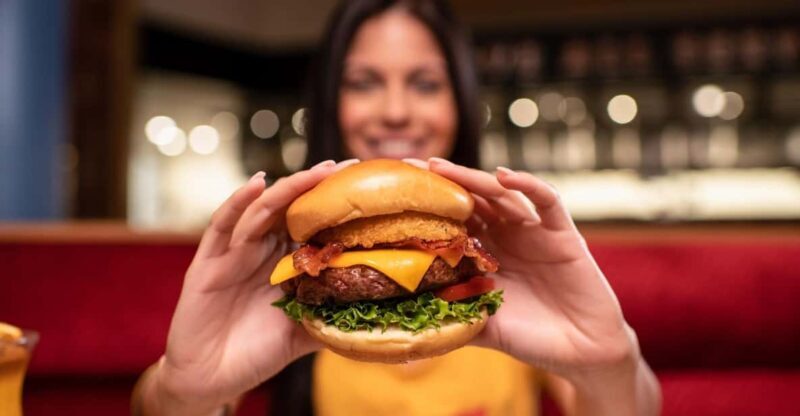 Amsterdam Nightlife Ticket with A GOLD MENU Hard Rock Dinner - Who Will Love This Experience?
