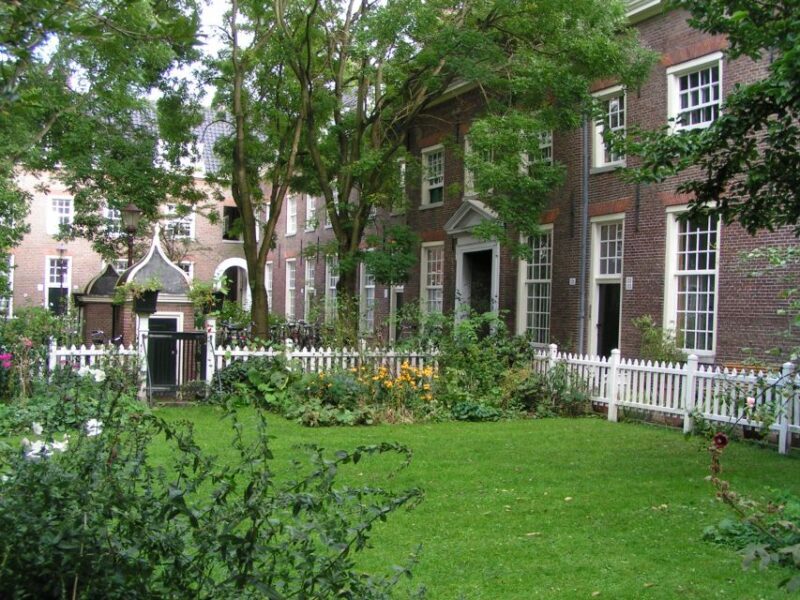 Amsterdam Old City Private Walking Tour - Value and Cost Analysis
