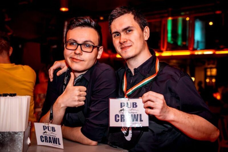 Amsterdam: Original Pub Crawl Party with VIP Entrance - Key Points