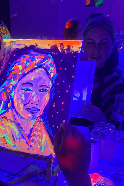 Amsterdam: Paint and Sip in the Dark at Rembrandt van Wine - What’s Included and What’s Not