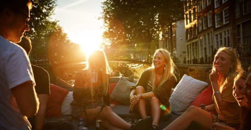 Amsterdam: Private BBQ Cruise with Personal Chef & Drinks - Crew and Service