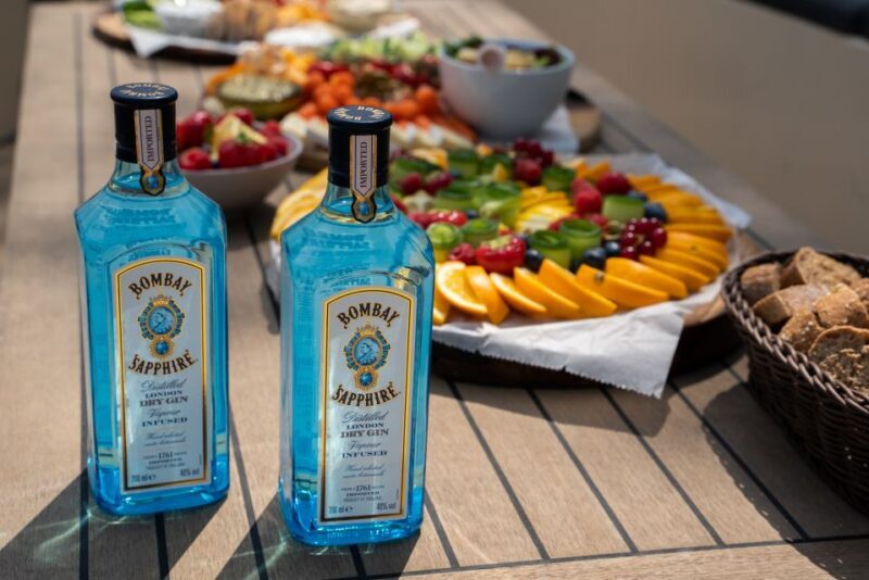 Amsterdam: Private Canal Booze Cruise with Unlimited Drinks - The Sum Up
