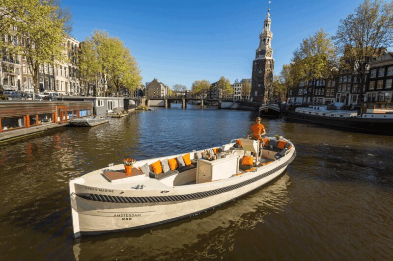 Amsterdam: Private Canal Cruise in German + Unlimited Drinks - Who Will Love This Experience?