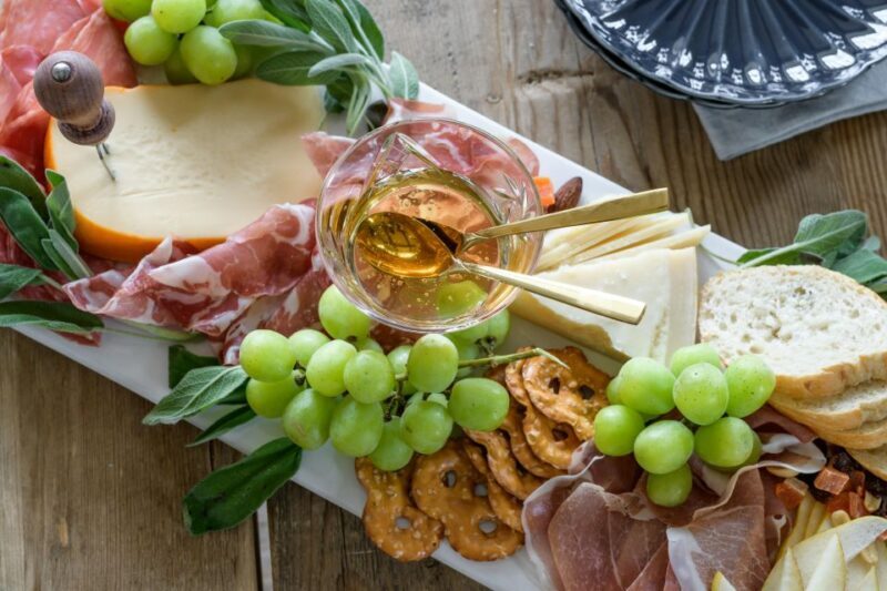 Amsterdam: Private Cruise with Drinks & Optional Snacks - Key Points