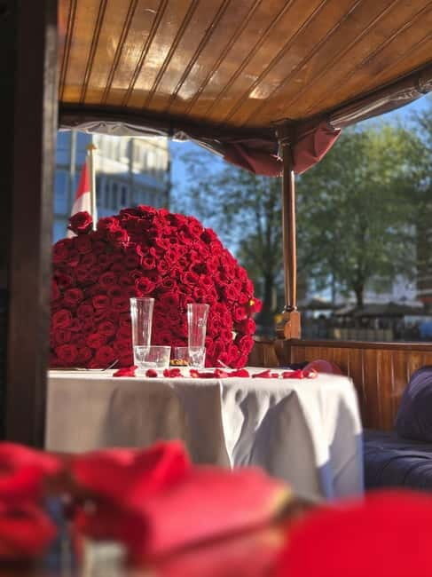 Amsterdam: Private Dinner Cruise on a Luxury Saloon Boat - Who Should Consider This Tour?