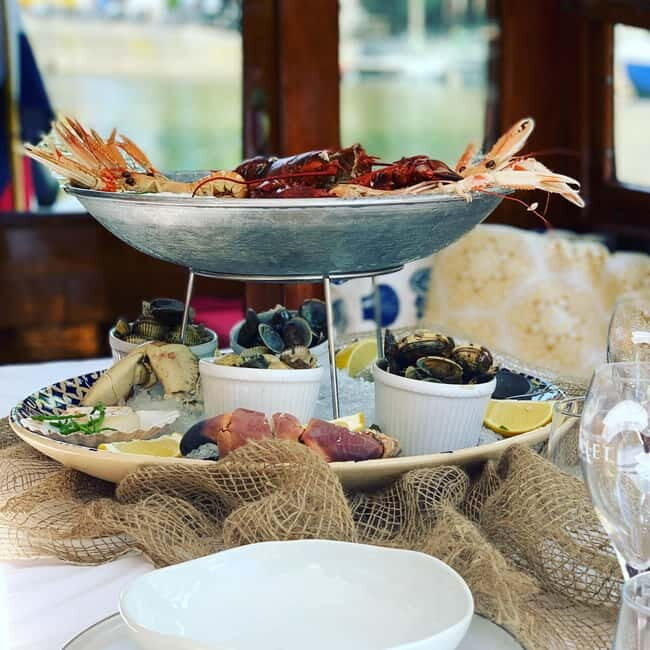 Amsterdam: Private Dinner Cruise with Guide and Wine - Introduction