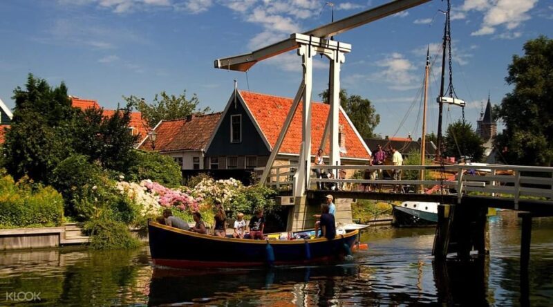 Amsterdam: Private green tour !!! Windmills, castle - Introduction