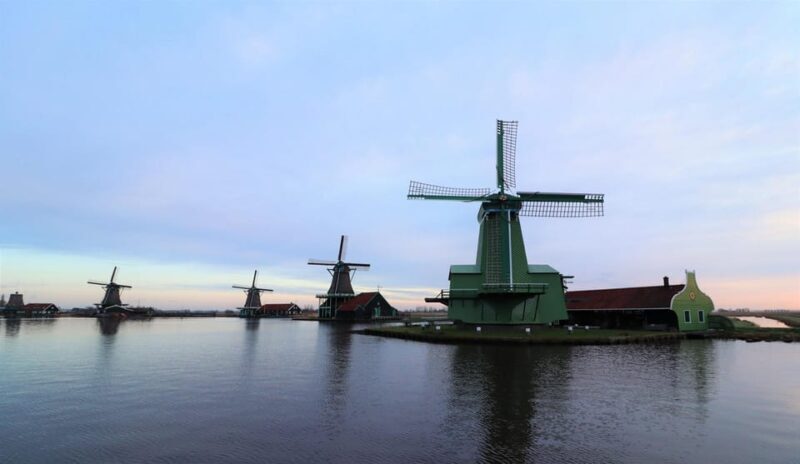 Amsterdam: Private green tour !!! Windmills, castle - FAQs