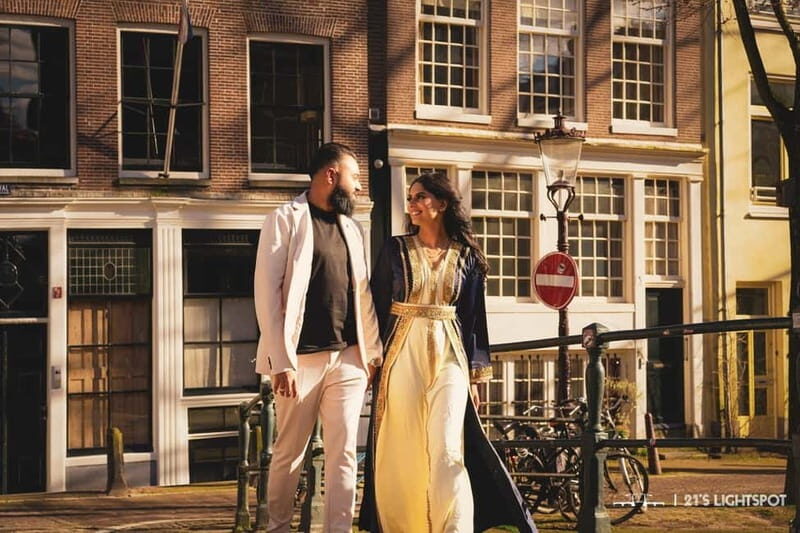 Amsterdam: Private Photoshoot for Couples, Families, or Solo - Key Points