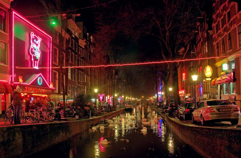 Amsterdam: Private Red Light District Tour in Spanish - Cost and Value