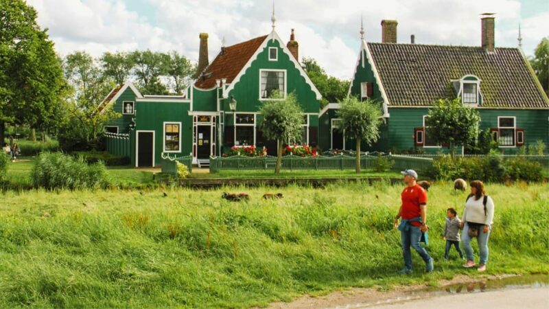 Amsterdam: Private Tour Giethoorn, Zaanse Schans Local Guide - FAQ