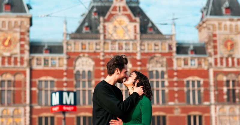 Amsterdam: Professional photoshoot at Centraal Station - What’s Included and What’s Not