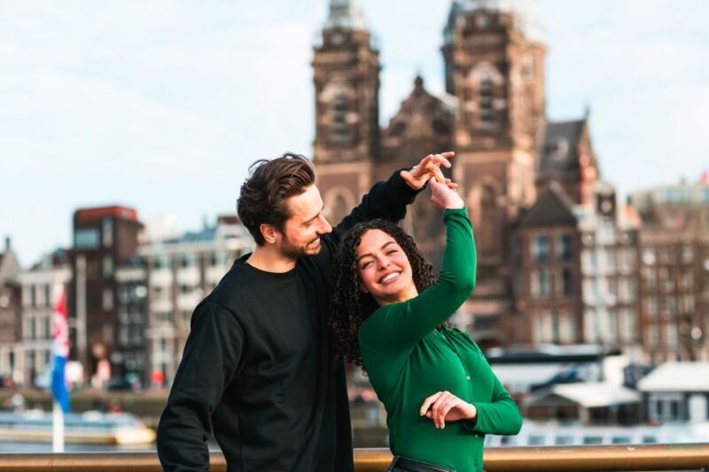 Amsterdam: Professional photoshoot at Centraal Station - Who Will Love This Experience?