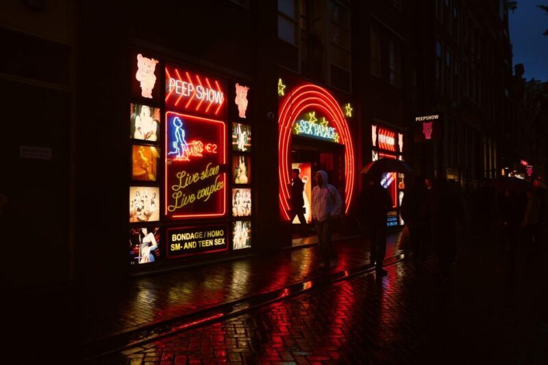 Amsterdam: Red Light District and Coffeeshop Culture Tour - FAQ
