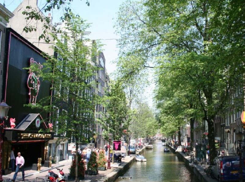 Amsterdam: Red Light District and Coffeeshop tour - FAQ