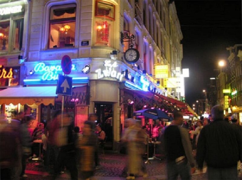 Amsterdam: Red Light District and Local Pub Tour - Key Points