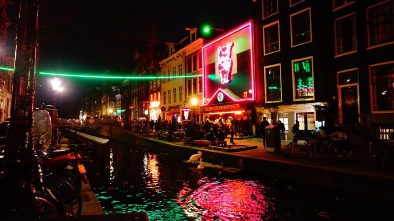 Amsterdam: Red Light District Exclusive Night Tour - Why the Red Light District Night Tour is a Valuable Experience