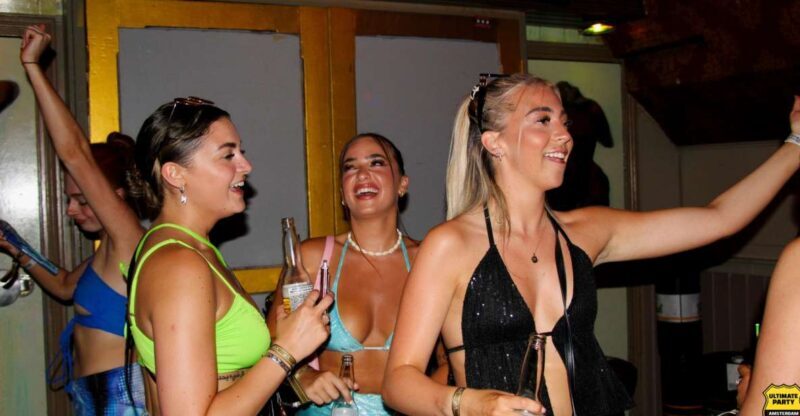 Amsterdam: Red Light District Pub Crawl with Unlimited Shots - Key Points