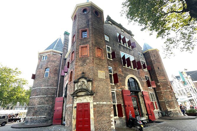 Amsterdam Red Light District: Serene and Other! - A Genuine Look at Amsterdam’s Oldest Neighborhood
