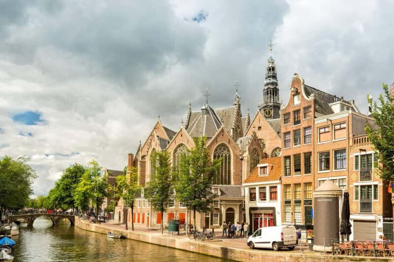 Amsterdam: Red Light District Tour in English or German - Starting Point and Group Size
