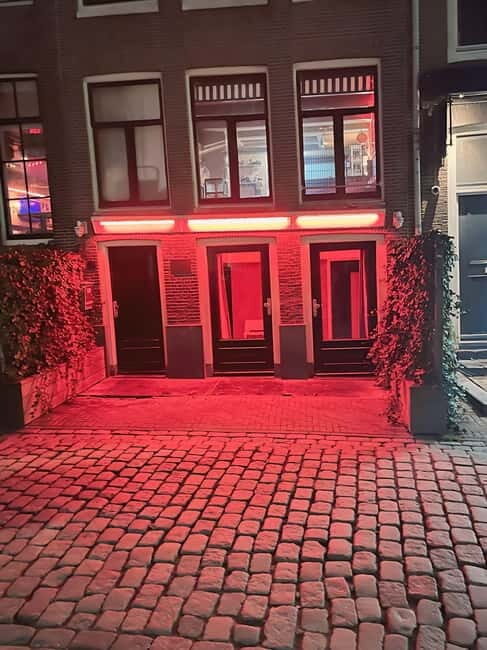 Amsterdam: Red Light District Tour in German/English for groups of 4 or more - Exploring the Red Light District in Amsterdam: A Detailed Review