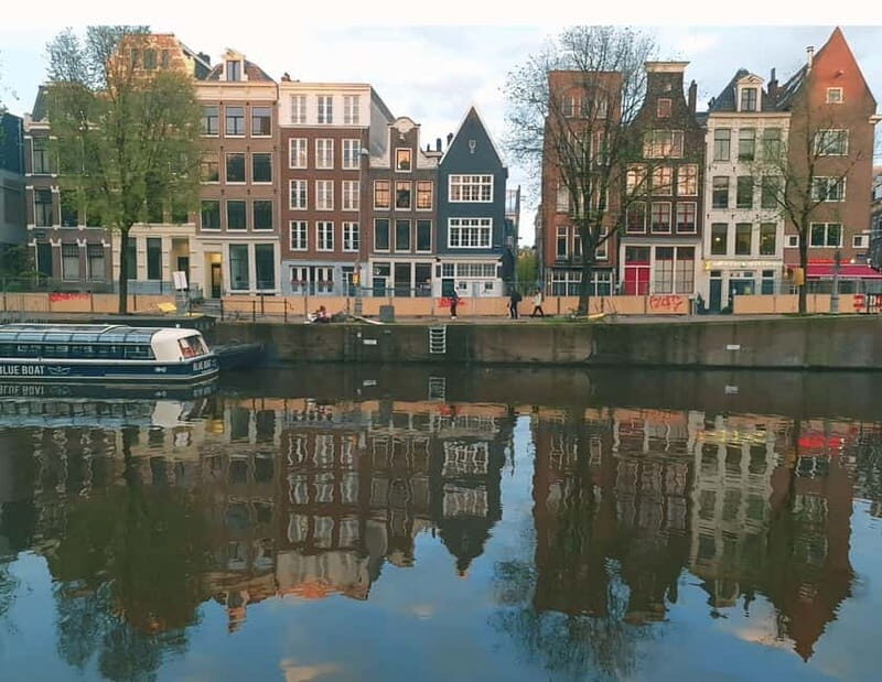 Amsterdam: Red Light District Tour in German/English for groups of 4 or more - Authenticity & Practical Tips