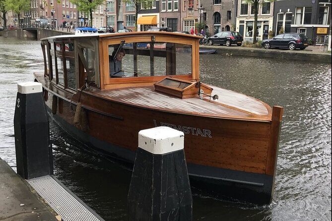 Amsterdam small-group canal cruise in 1920s saloon boat - FAQ