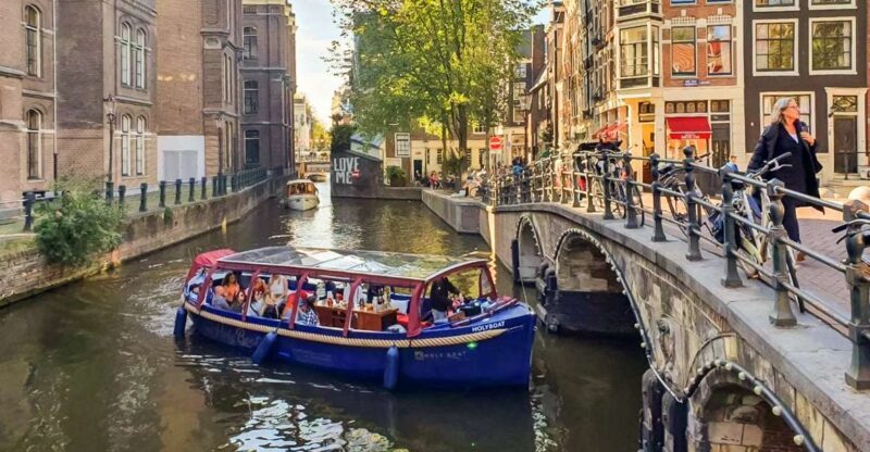 Amsterdam: Smoke and Lounge City Boat Cruise - The Itinerary: What to Expect