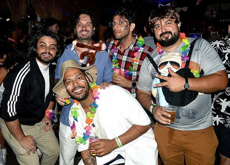 Amsterdam: Social Pubcrawl, Games and get to know eachother - Authentic Insights from Participants