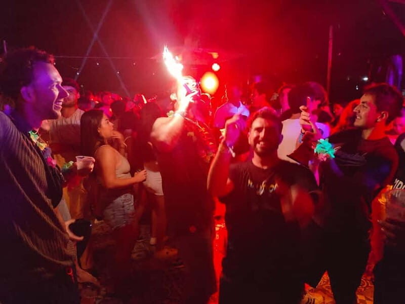 Amsterdam: Social Pubcrawl, Games and get to know eachother - Frequently Asked Questions
