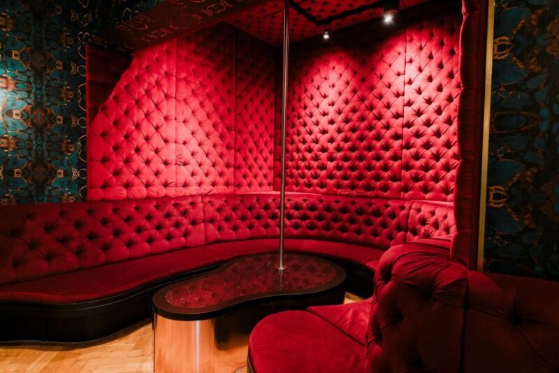 Amsterdam: Tour De BonTon Club Tour and 20+ Nightclubs Entry - Why This Tour Offers Real Value