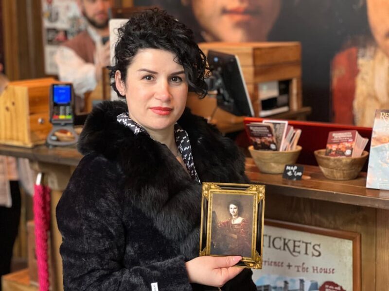 Amsterdam: Van Gogh or Rembrandt AI Portrait Photo Souvenir - FAQs