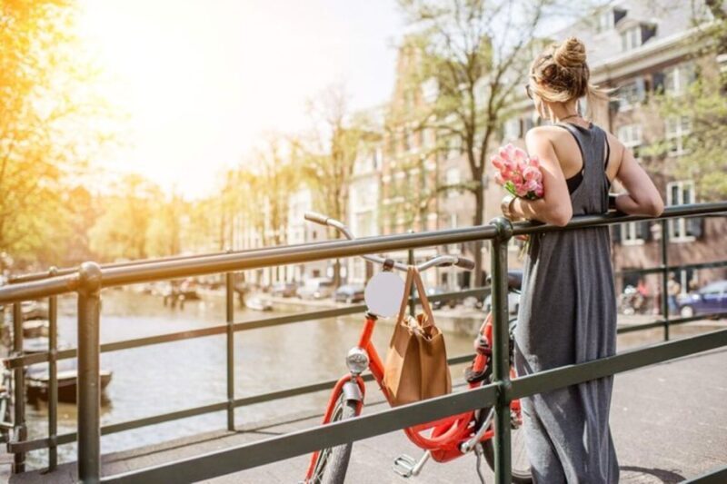 Amsterdam Walking Tour for Couples - A Deep Dive into the Experience