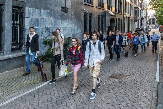 Amsterdam Walking Tour with a local comedian as guide - Who Should Consider This Tour?