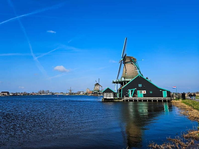Amsterdam: Zaanse Schans windmills & Volendam Guided Tour - The Journey Begins: How It All Fits Together