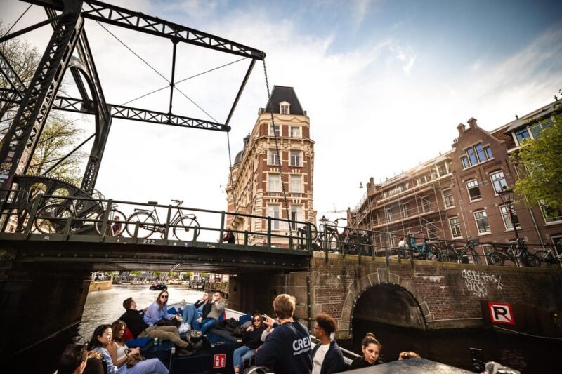 Amsterdam:Old City Canal Cruise with Live Guide and Open Bar - Authenticity and Experience