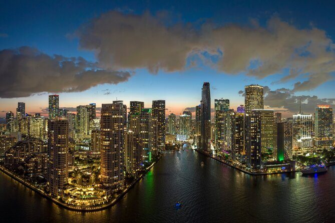 An Epic Bar Crawl in Miami Florida - An In-Depth Look at the Miami Bar Crawl Experience